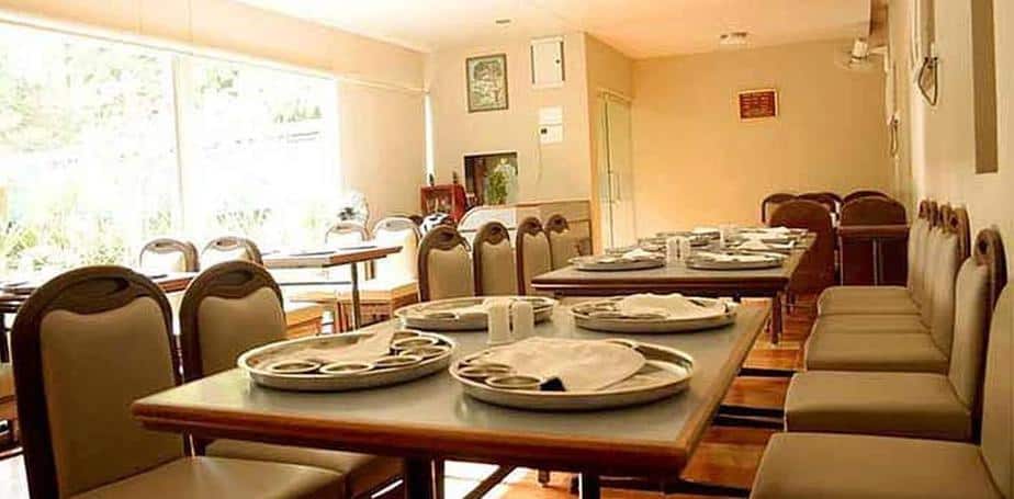 Famous Unlimited Gujarati Thalis in Ahmedabad! - Ashaval.com